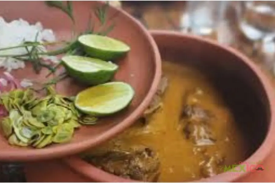 La receta del delicioso Caldo Huaxmole de Puebla